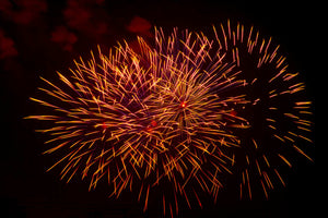 How Do Fireworks Get Their Color Red Apple Fireworks