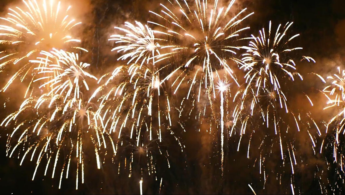 How Does a Firework Work? | Red Apple Fireworks
