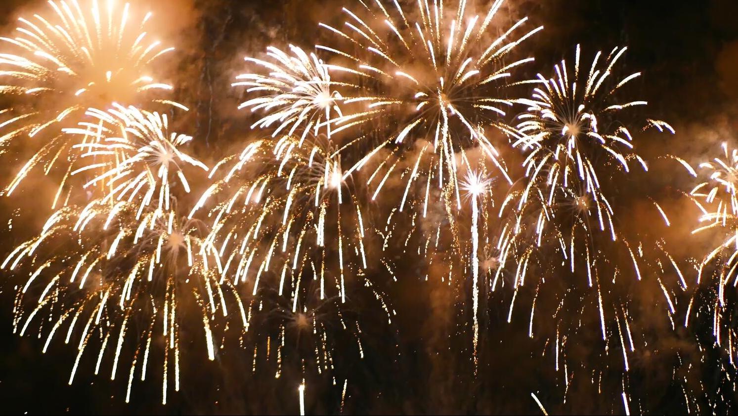 How Does a Firework Work? | Red Apple Fireworks