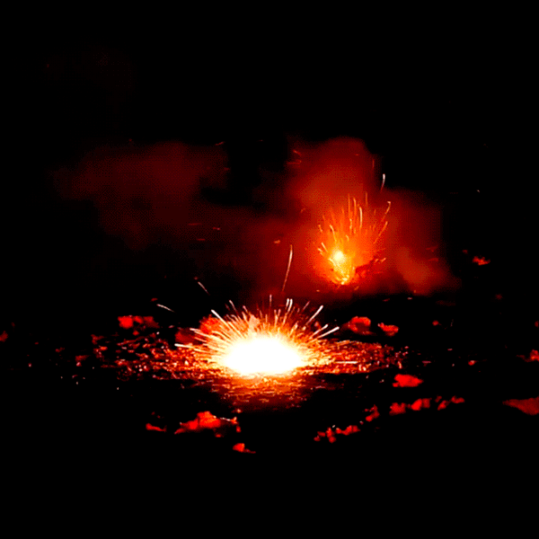 Red Apple Bombs 2000 Roll Flash Crackers with 200 Shot Finale